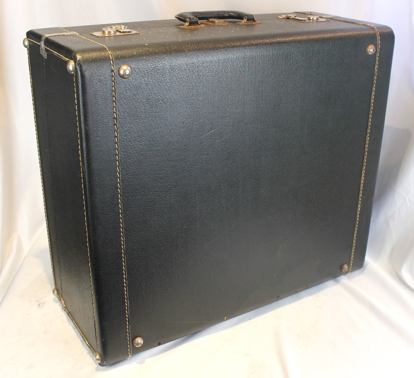 Large Hard Cases (Full Size 120 Bass Accordions > 20 inch)