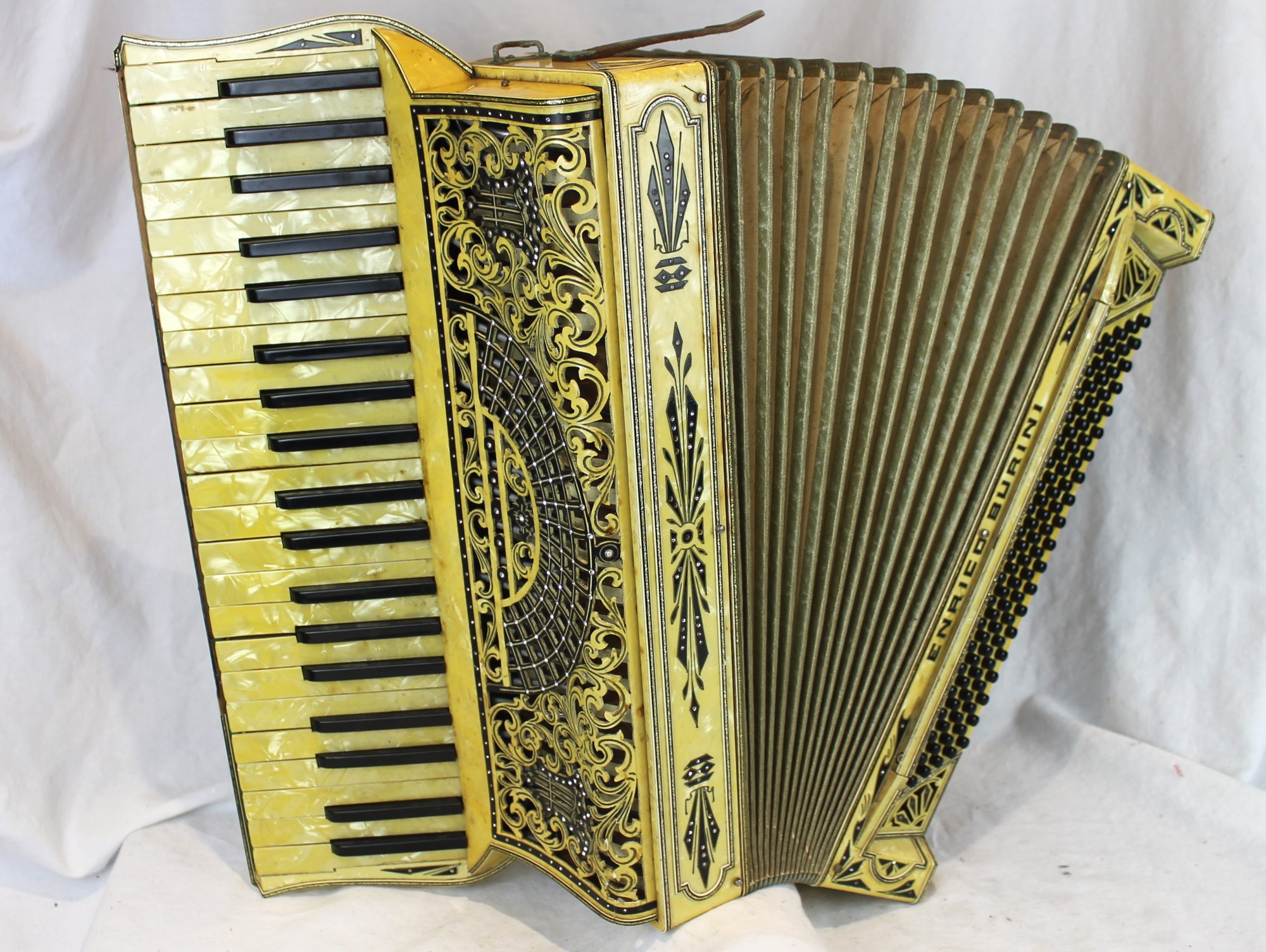 120 Bass Full Size (Keyboard Length > 19 inch)