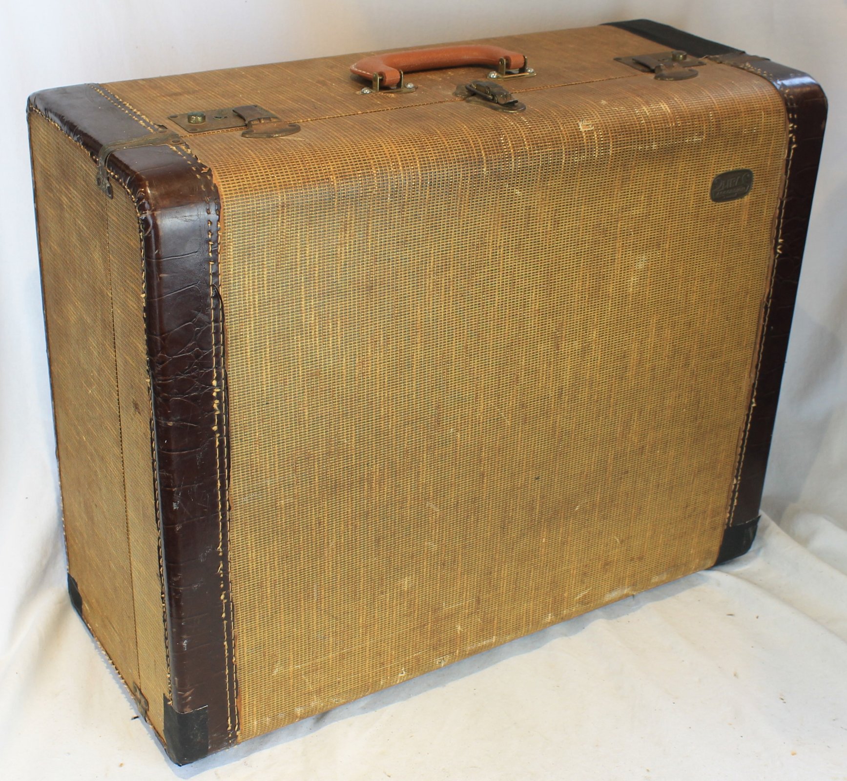 Large Hard Cases (Full Size 120 Bass Accordions > 20 inch)