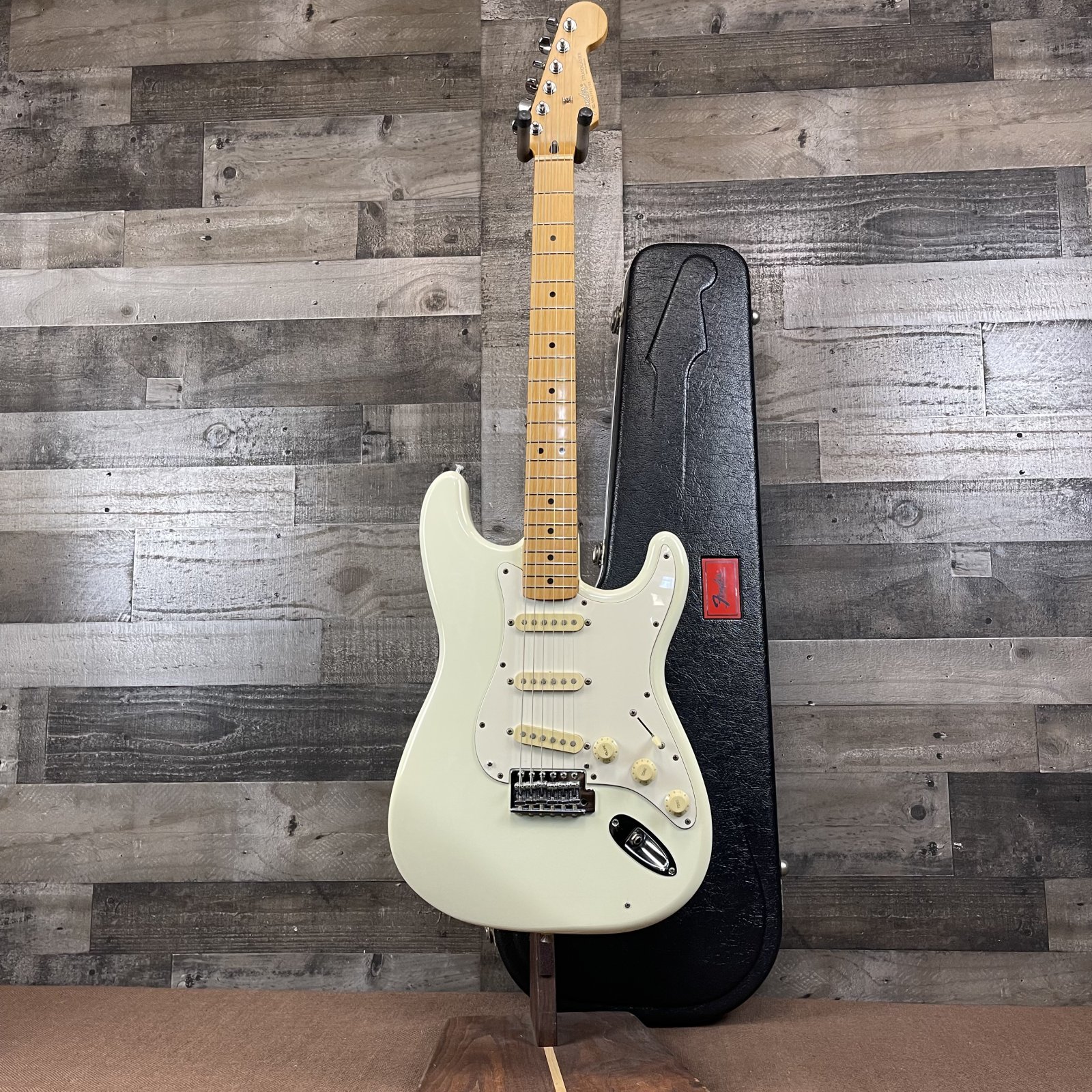 Fender Standard Stratocaster (1993) - Antique White w/ OHSC - 122410031001