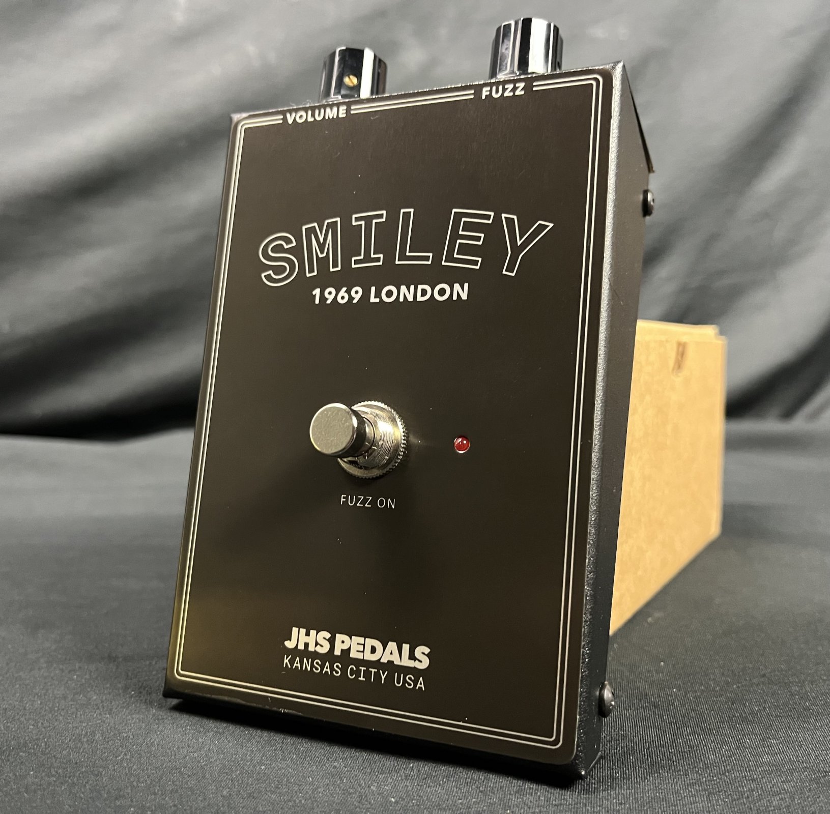 JHS Smiley 1969 London Fuzz Face Pedal