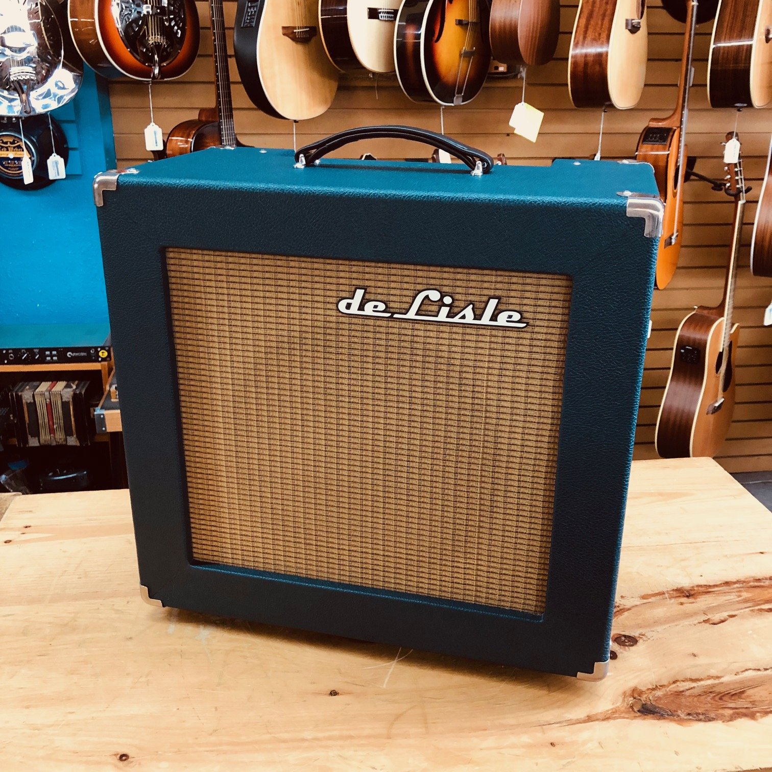 De Lisle Double Nickel Box Guitar Amp